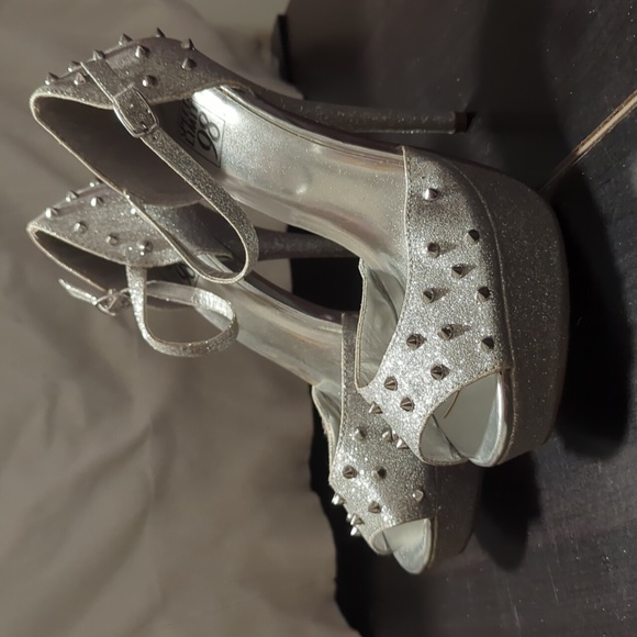 Speed Limit 98 | Shoes | Silver Glitter Studded Heels | Poshmark